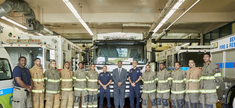Minister Weeks Meets New Recruits to the Bermuda Fire & Rescue Service ...